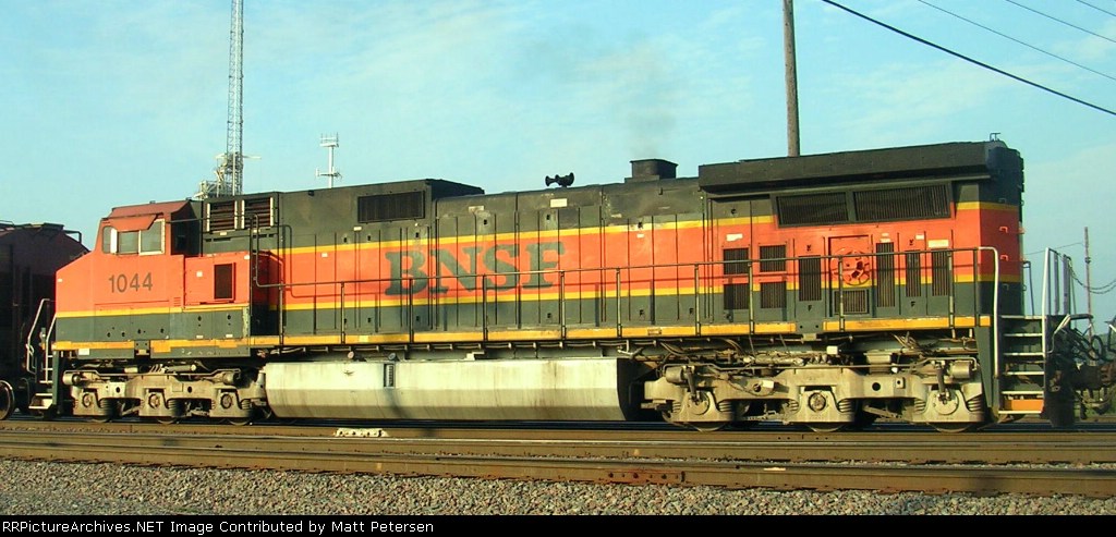 BNSF 1044